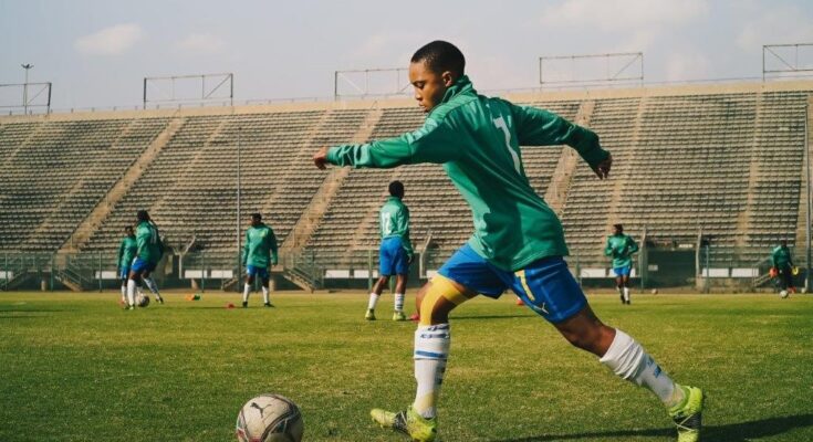Sundowns Star, Hlogi, Blends Dance & Football